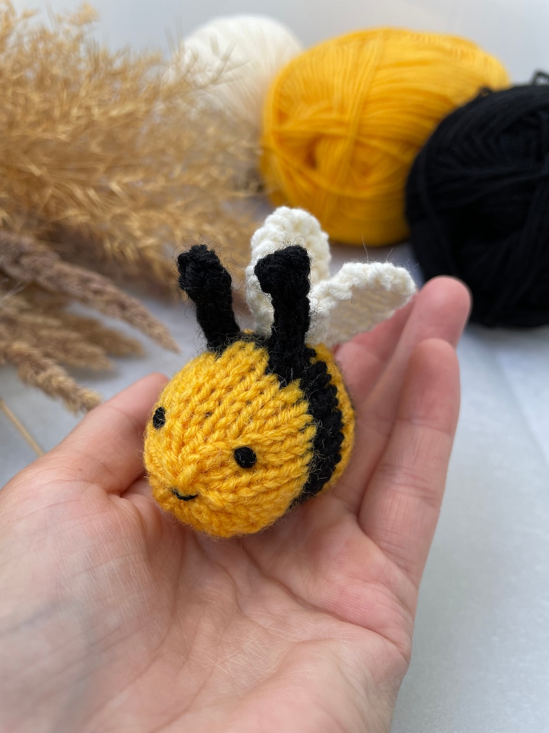 Knitted Bee Pattern Cute Bee Plush Pattern Amigurumi Bee Pattern Bumble ...