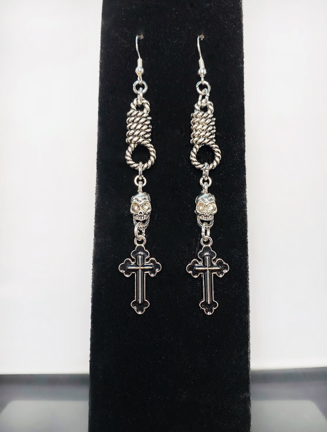 Hangman’s Demise: Noose, Skull and Black Cross Gothic Halloween Spooky ...