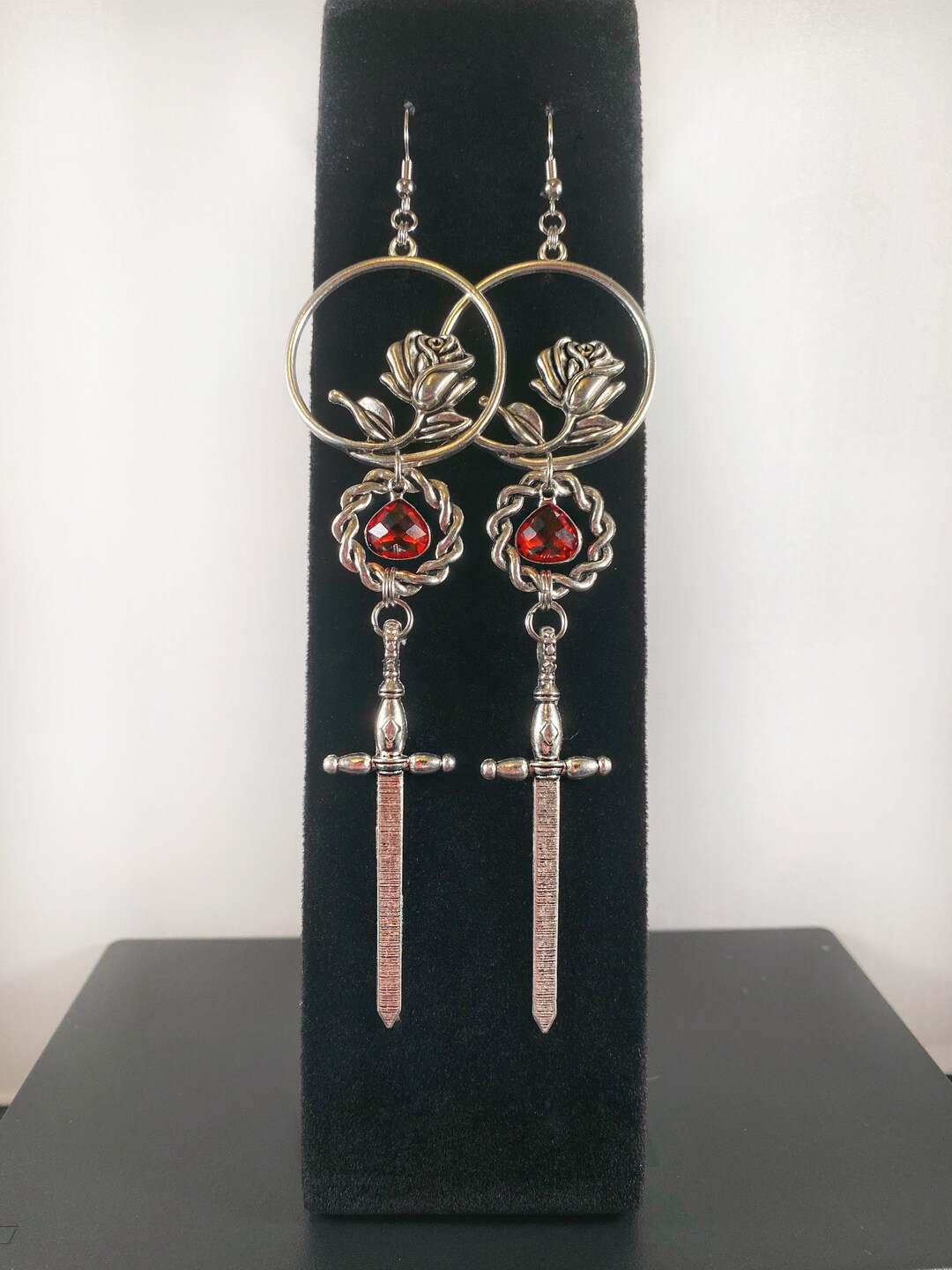 Memento Mori: Medieval Renaissance Sword Dagger, Rose Flower, Witchy ...