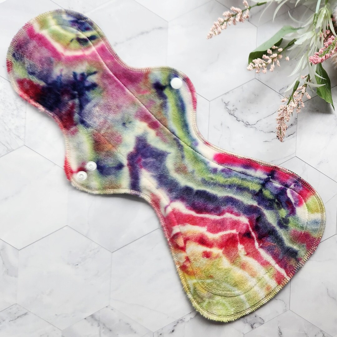 16 Mega Flare Reusable Cloth Pad Overnight, Heavy Period Pads in Hand ...