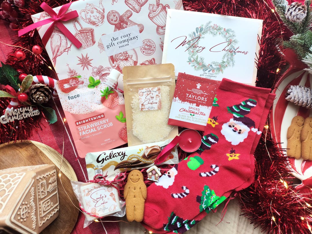 CHRISTMAS PAMPER HAMPER: Stocking Filler Gift Box for Her, Christmas ...