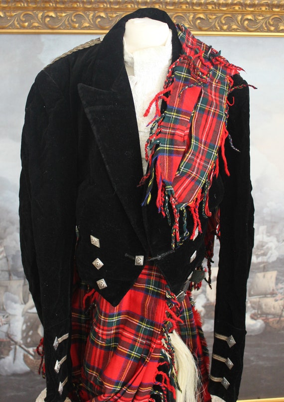 Original Highlanders Outfit. Collectable traditional … - Gem