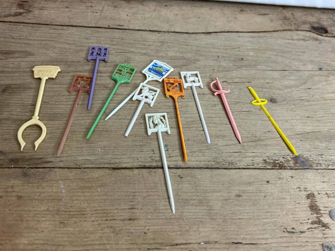 Vintage Set of 11 Plastic Cocktail Sticks. Pub Sign, Star Sign, Pickle ...