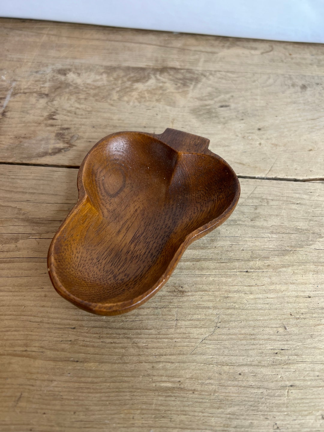 Vintage Treen Carved Wooden Club Shaped Small Dish / Fruit Bowl. Great ...