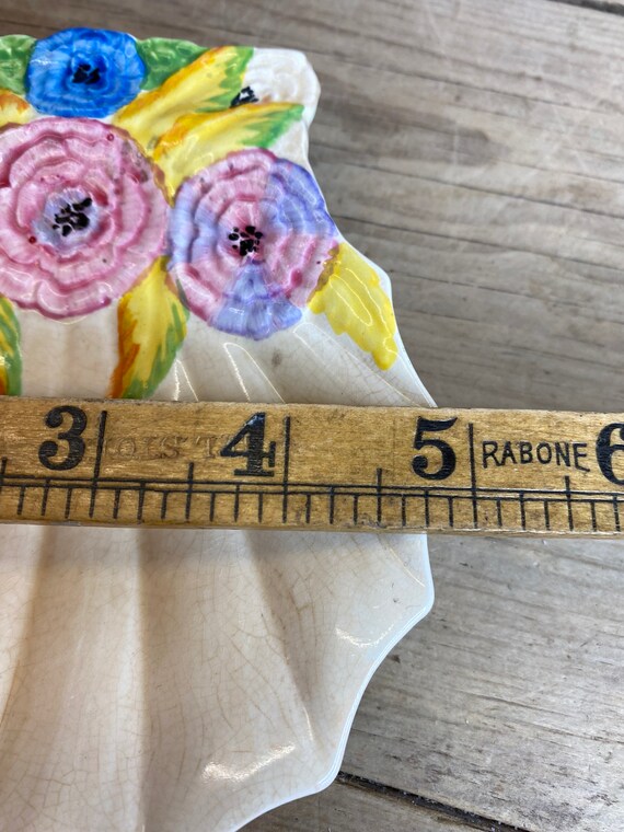 Vintage Unnamed Art Deco Cream Scallop Shell Shaped T… - Gem