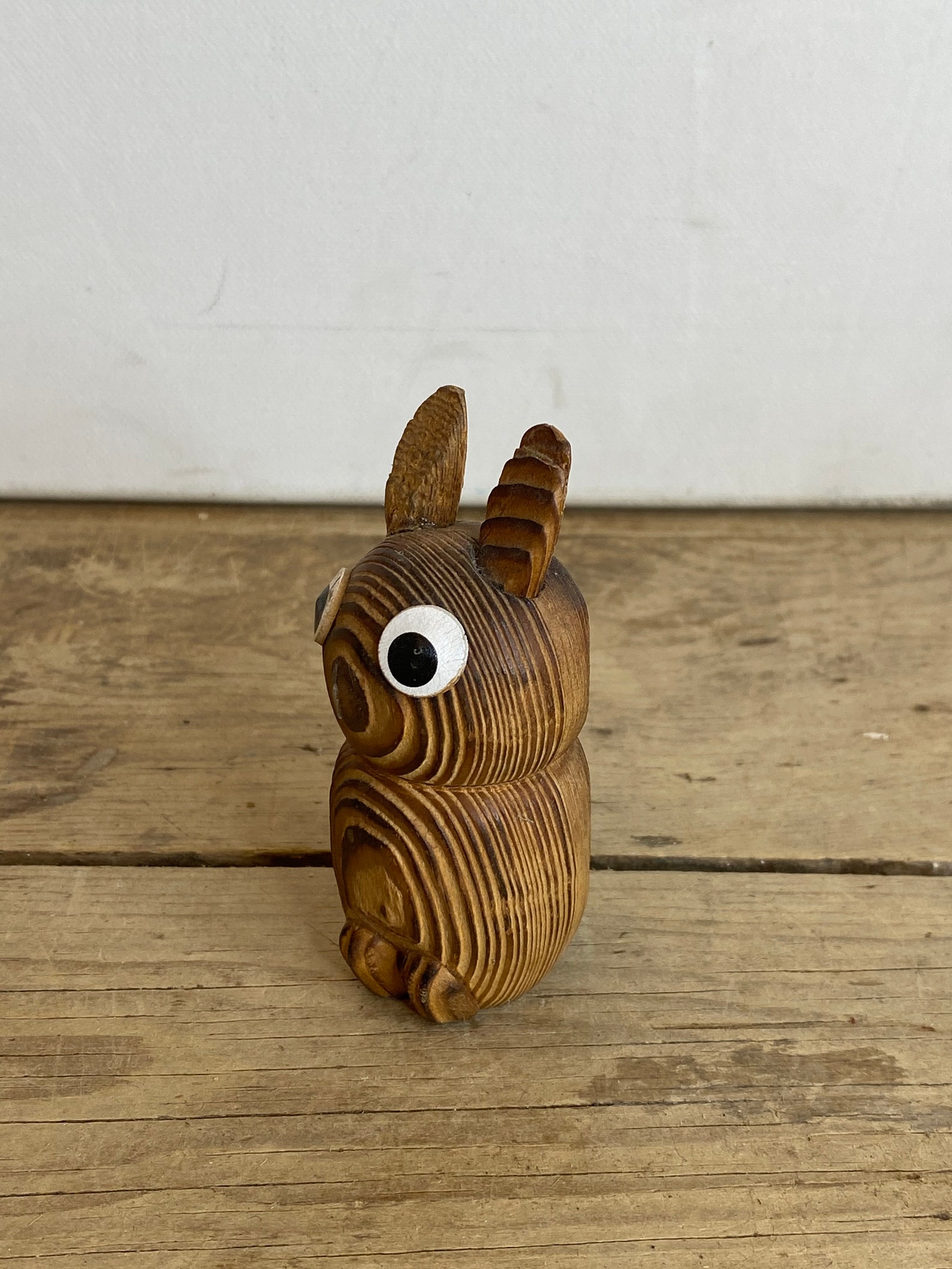 Vintage Hand Carved Wooden Rabbit Using the Wood's Own - Etsy UK