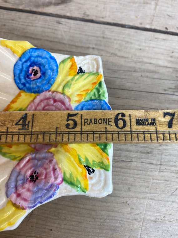 Vintage Unnamed Art Deco Cream Scallop Shell Shaped T… - Gem