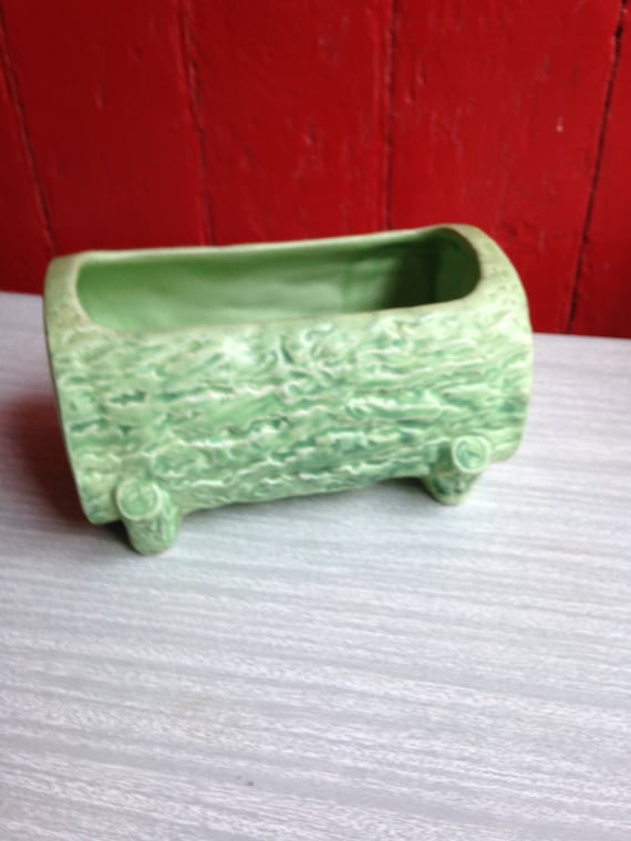 Vintage 1960's Unusual Pale Green Log Effect Style Po… - Gem