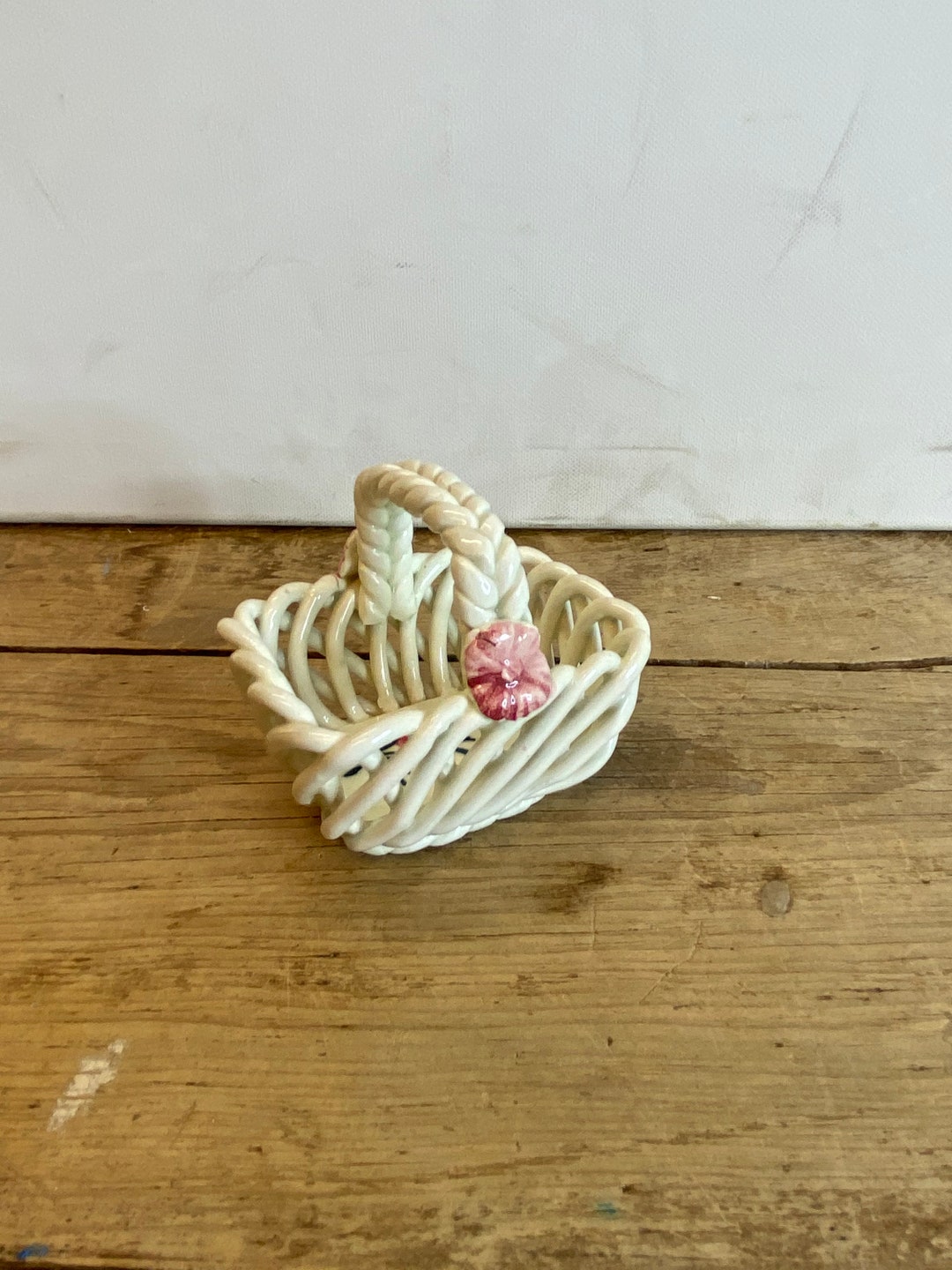 Vintage 1970's Small Unnamed White Posy Basket With Pink - Etsy