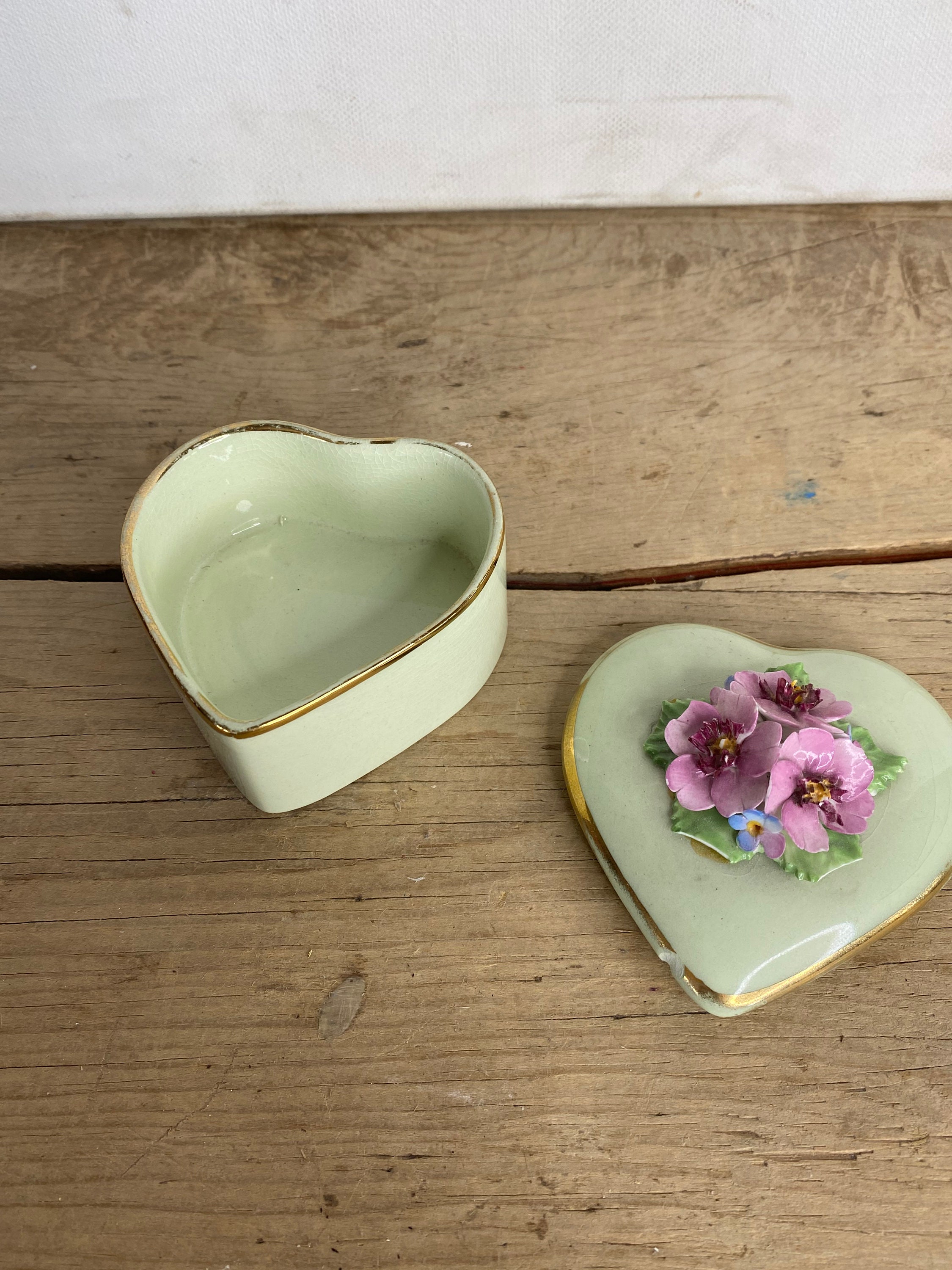 Vintage Crown China Crafts Posy Ornament Pretty Pale Green Heart ...