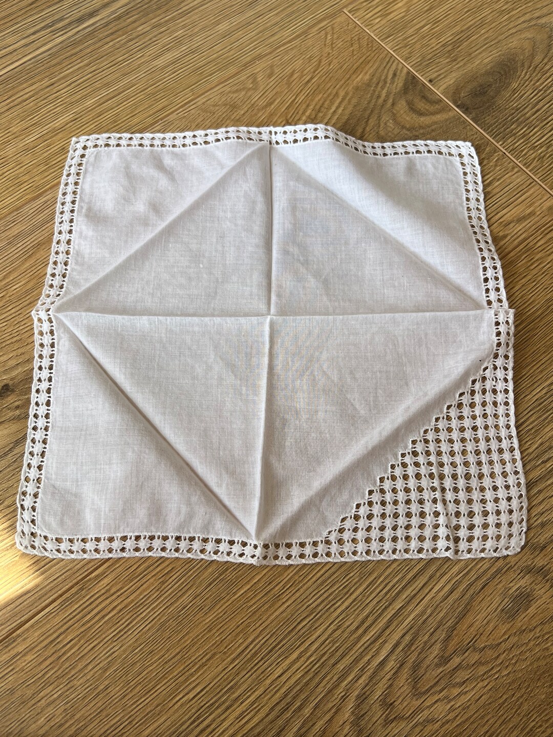 Vintage White Cotton Hanky / Handkerchief. Embroidered Pierced Edge and ...