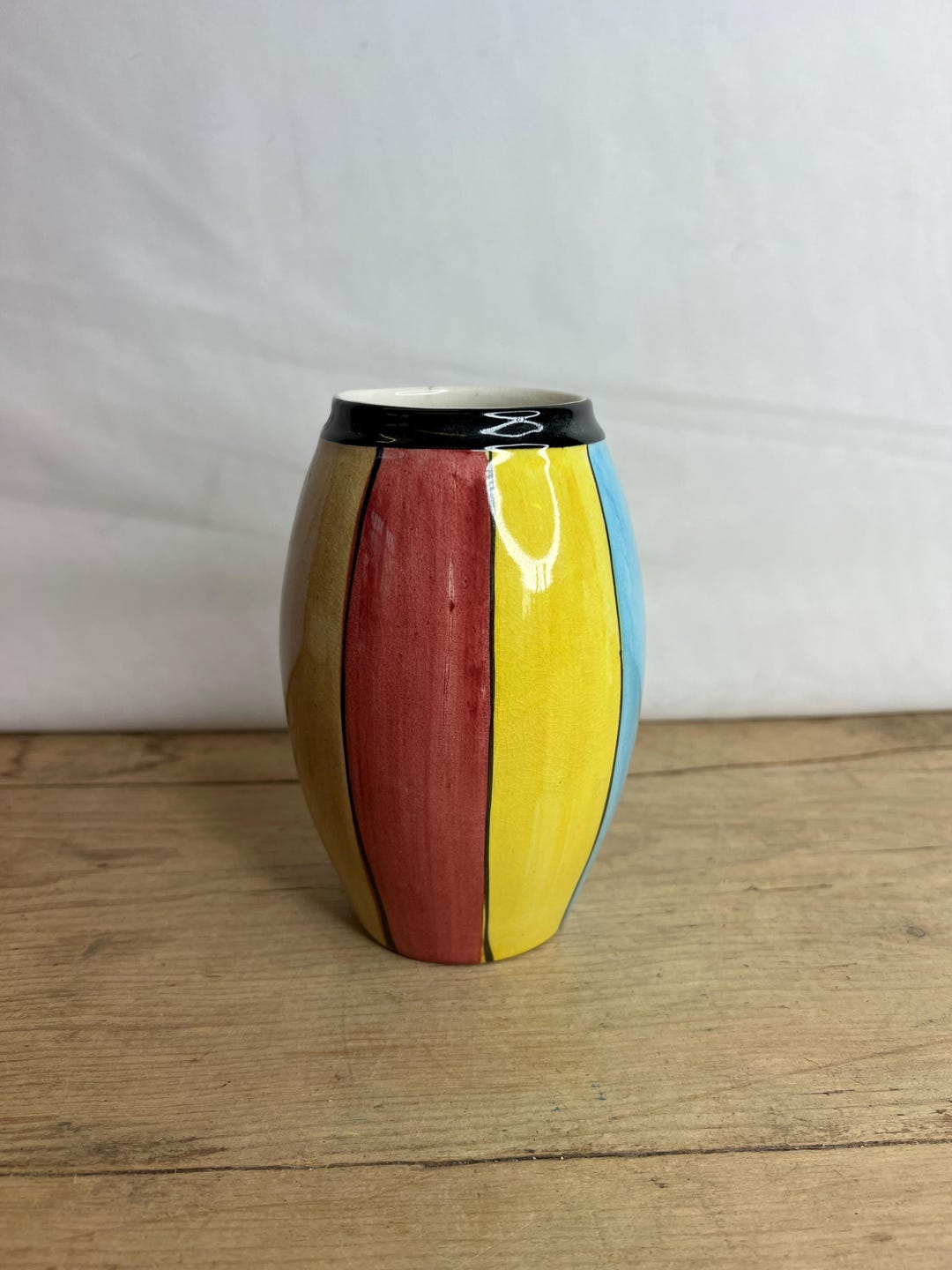 Jarrón vintage Kelsboro Ware de rayas brillantes - Diseño llamativo. En ...
