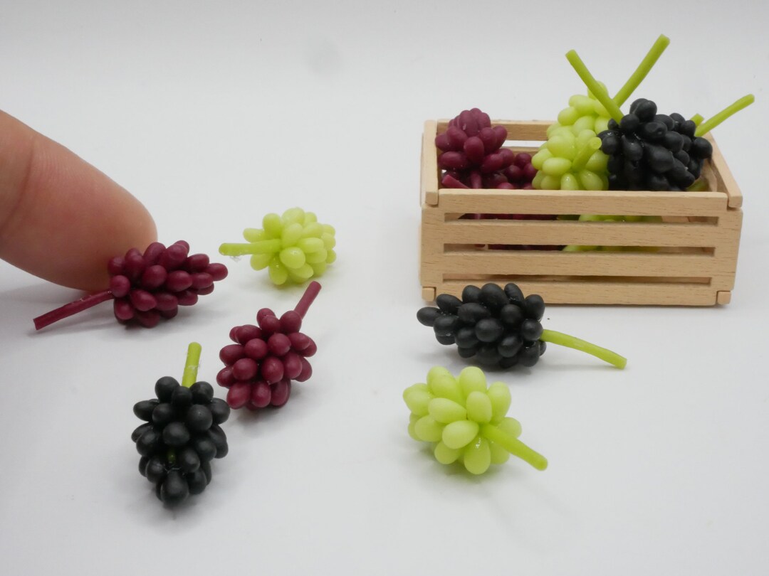 10 Pcs Miniature Grapes Clay Fruit Clay Dollhouse Handmade 1/12 Scale ...