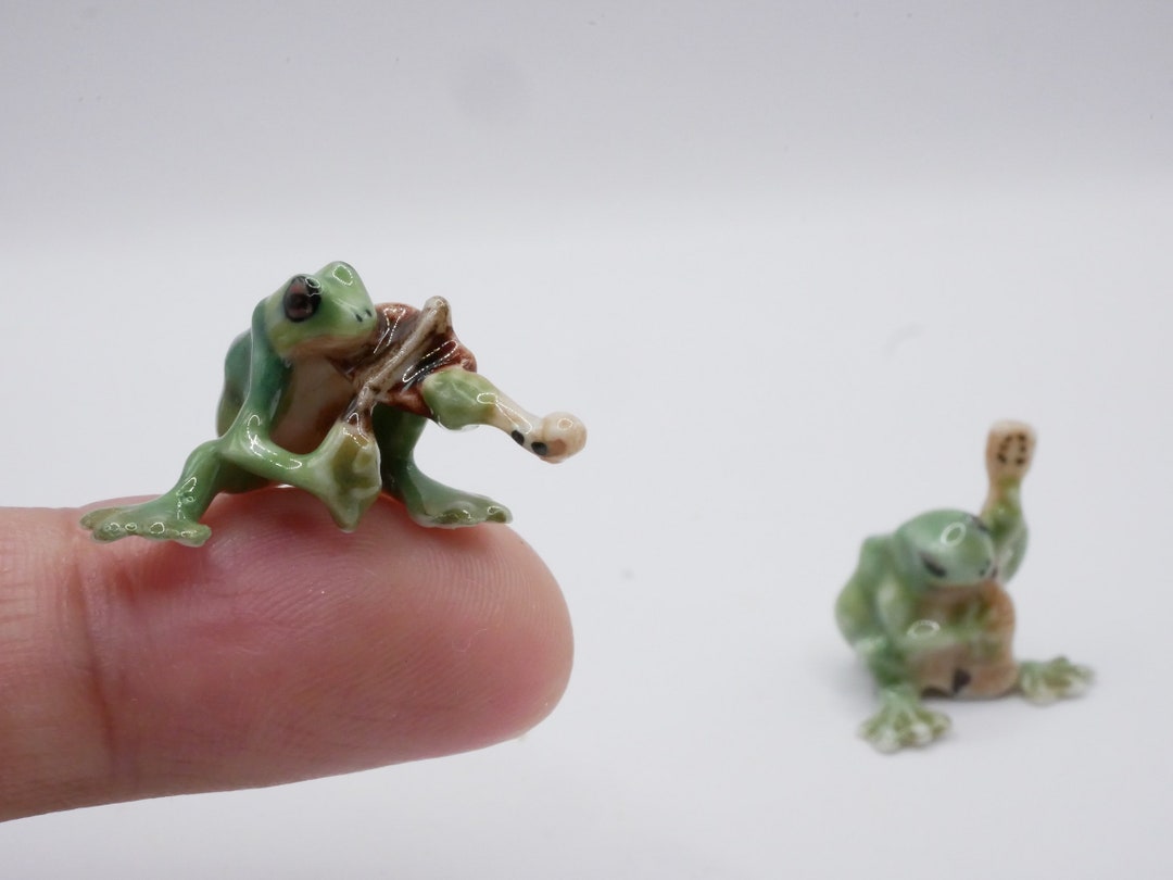 2 Tiny Green Frogs Ceramic Miniature Animal Hand Paint Garden Decor ...