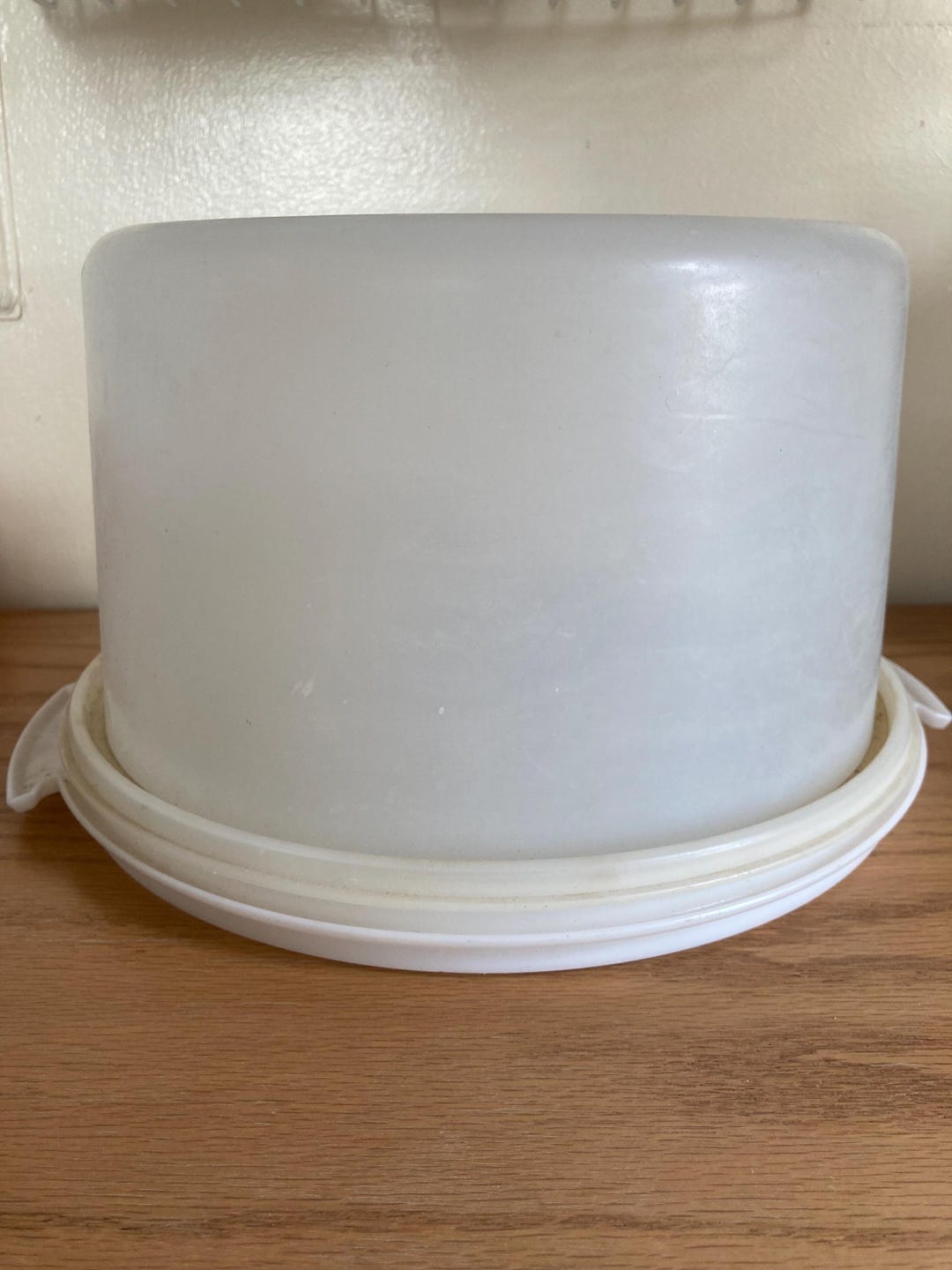 Vintage Tupperware Cake Carrier, 683, 684 - Etsy