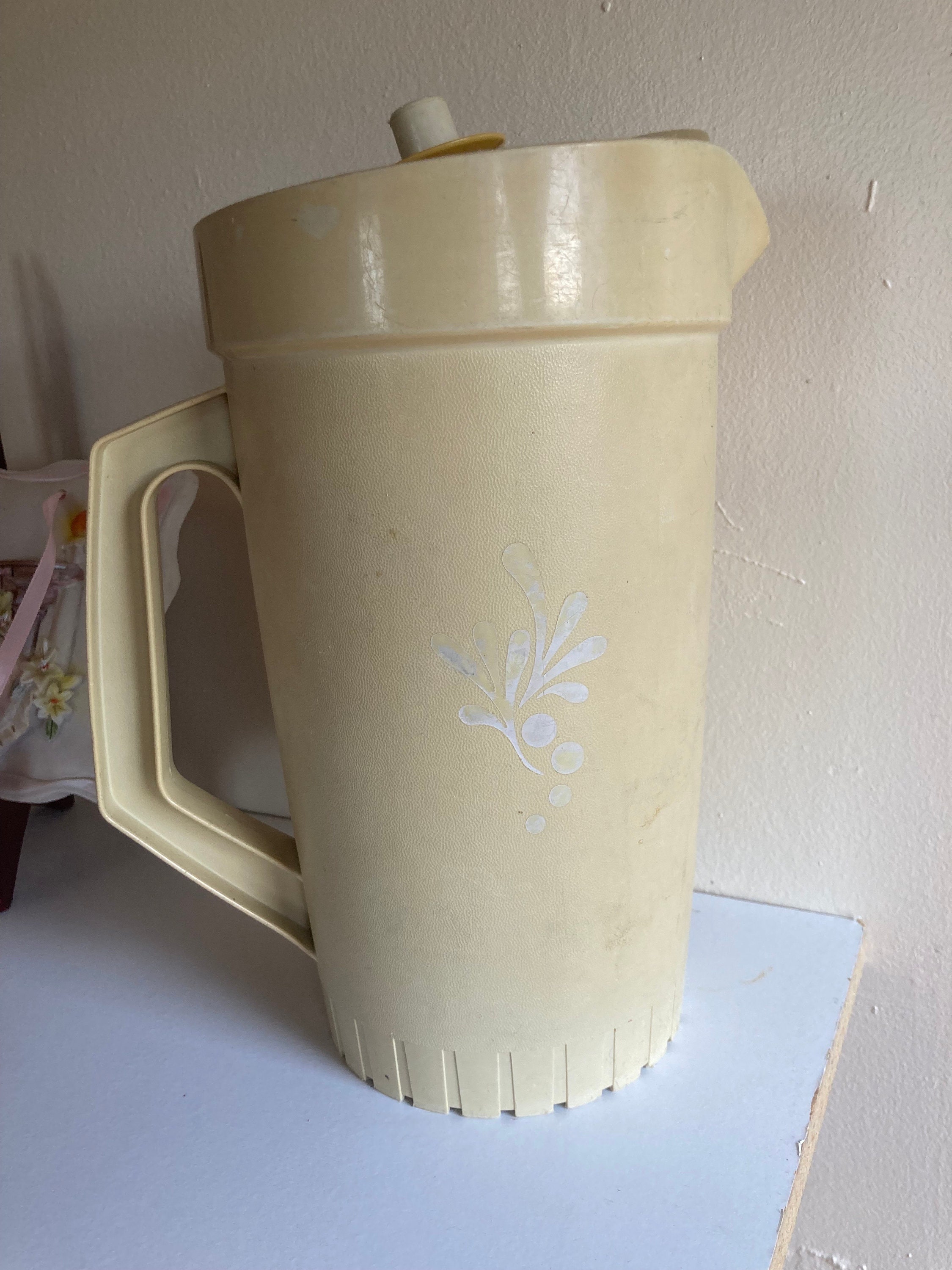 Vintage Tupperware Pitcher, Harvest Gold, 800, 801, 2 Quart - Etsy