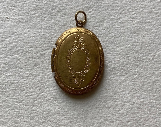 Blue Bird Locket Necklace Brass Oval Locket Vintage Locket Locket and ... Blue Bird Locket Necklace Brass Oval Locket Vintage Locket Locket and ...