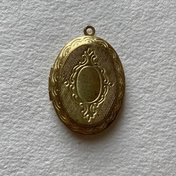 Oval Locket Pendant - Etsy