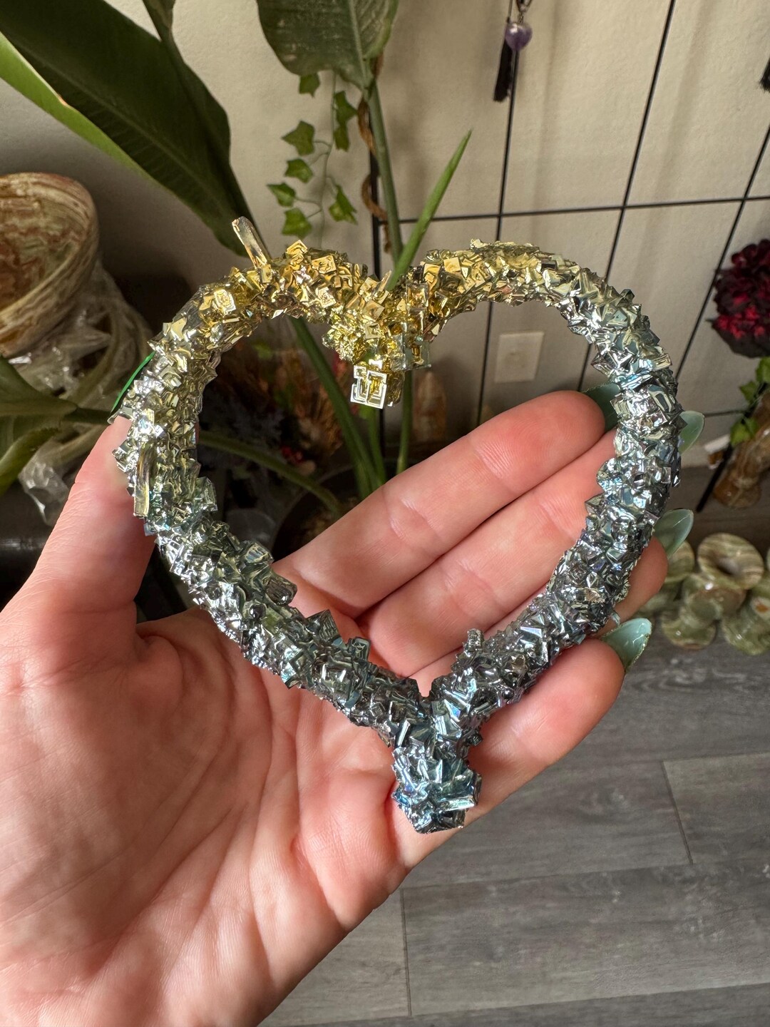 Bismuth Heart Crystal | Bismuth Heart Wreath Outline With Inclusions ...