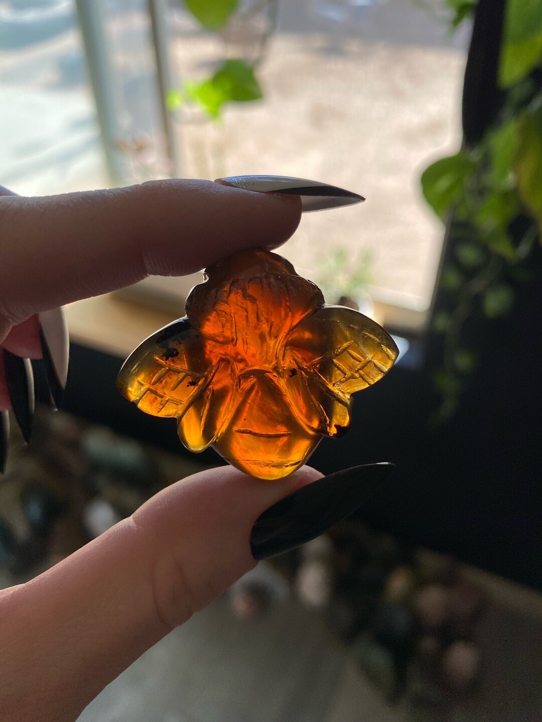 Amber Bee Crystal Tree Resin | Natural Fossilized Tree Resin Carved ...