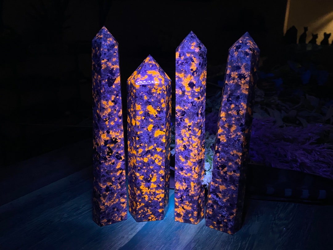 XL Yooperlite Crystal Tower Point Large | Natural UV Reactive Polished ...