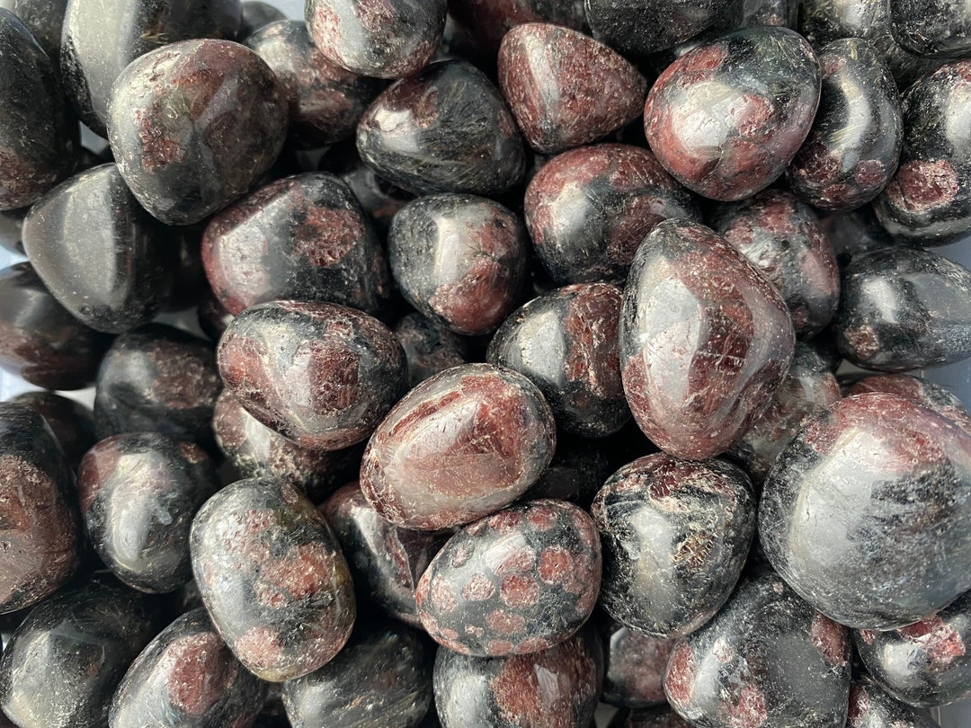 Garnet in Arfvedsonite Crystal Tumble | Natural Stone Tumbled and ...
