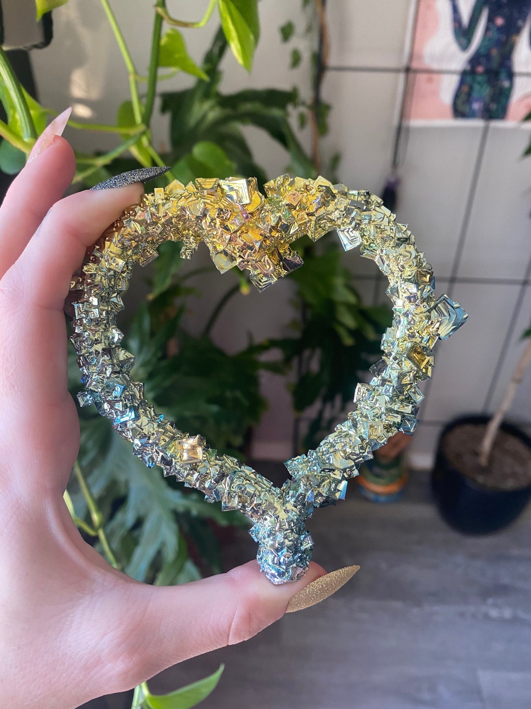 Bismuth Heart Crystal Bismuth Heart Wreath Outline With Inclusions ...