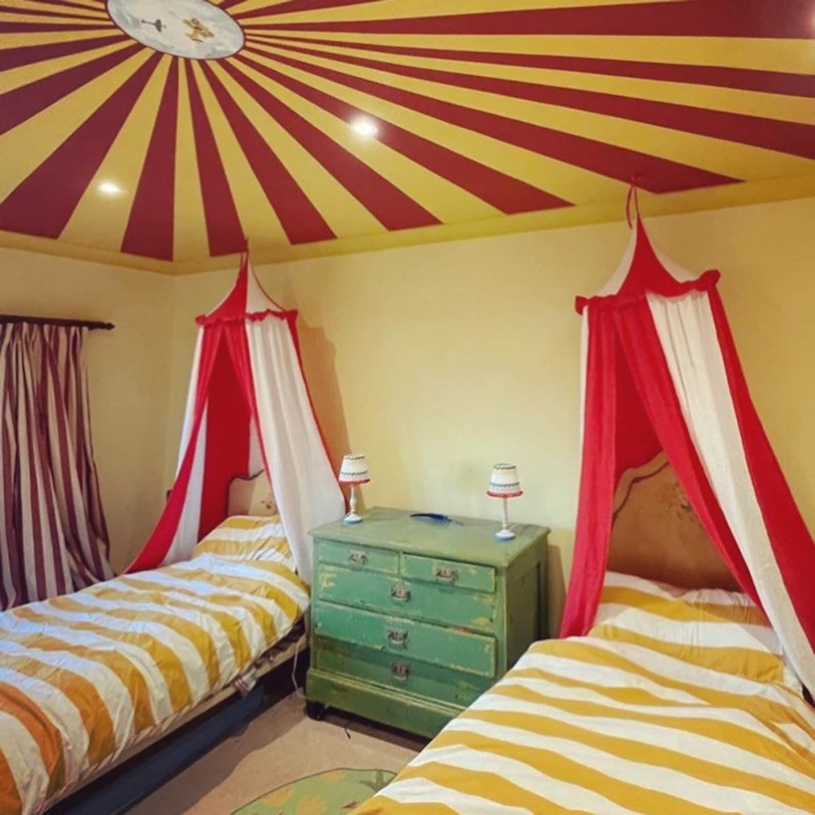 Red Stripe Circus Tent Play Canopy - Etsy UK