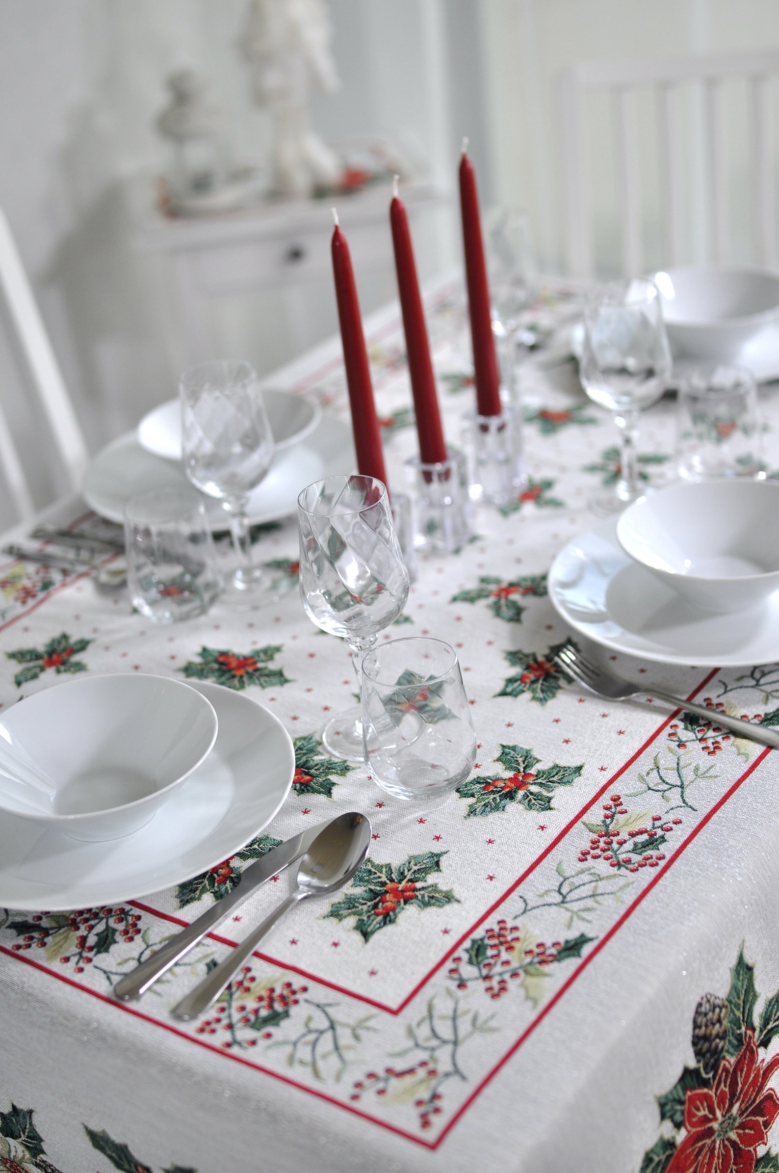 Christmas Tablecloth With Red Berries Poinsettia Flower - Etsy