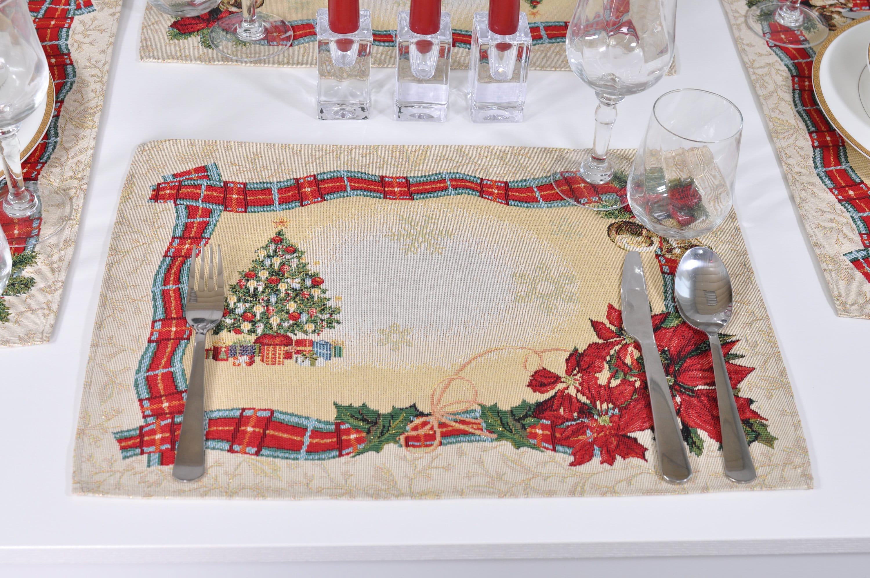 Set of 2 4 6 or 8 Gold Placemats With Christmas Tree - Etsy