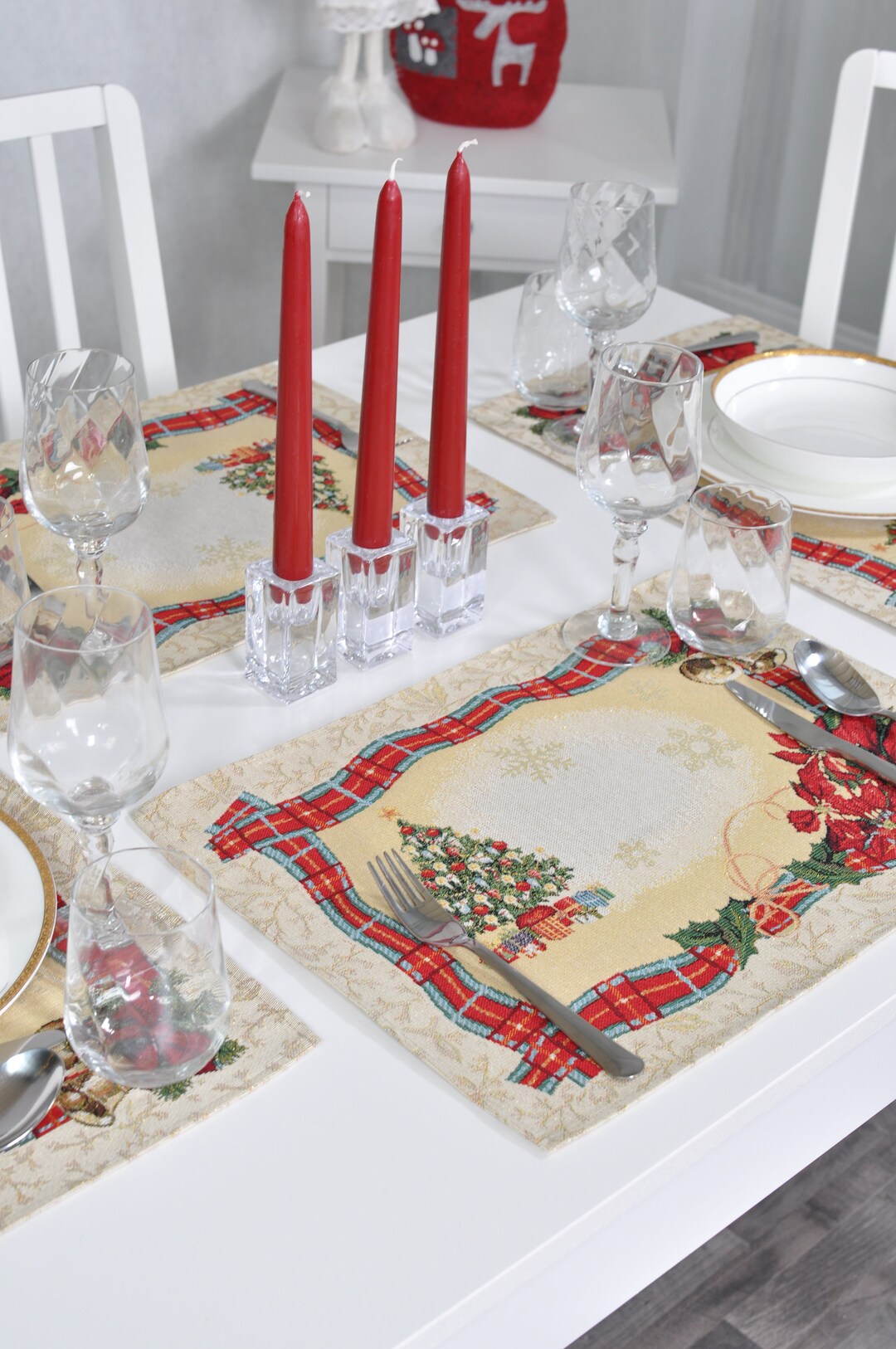 Set of 2, 4, 6 or 8 Gold Placemats With Christmas Tree, modern ...