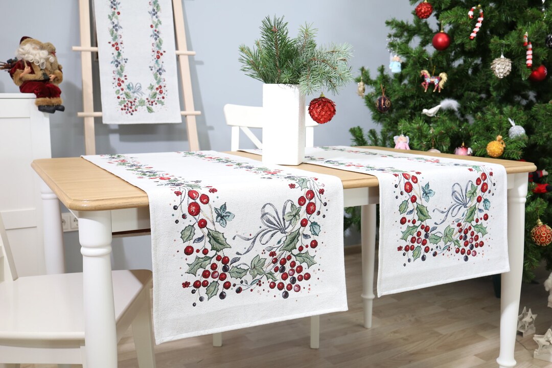 Christmas Table Runner Christmas Berries. Tapestry Table Runner With ...