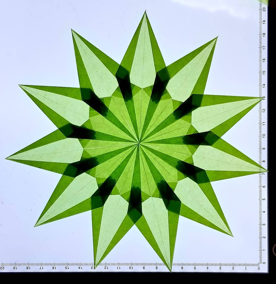 No. 33 - Green - 11 Point Star - Window Star Origami Suncatcher ...
