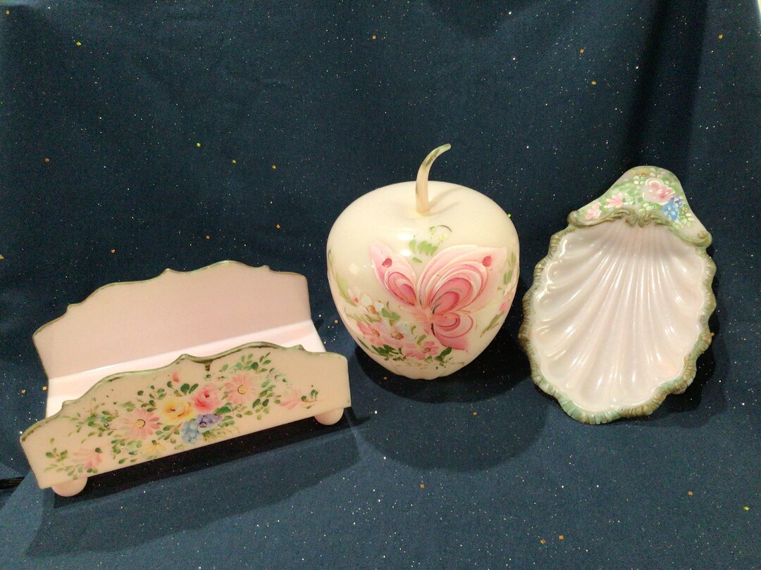 Lovely Bits O’glamour Kitschy Vintage Mid-century Plastic Vanity Set ...