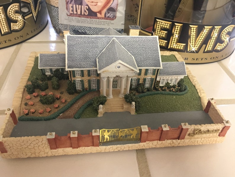 Elvis Presley GRACELAND MANSION Masterpiece Music Box Ltd Ed EPE W ...