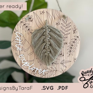 SVG Leafy Botanical Flowers Score Round Nursery Sign Glowforge File ...