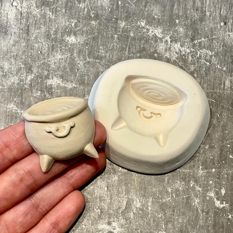 Mould Cauldron - Etsy