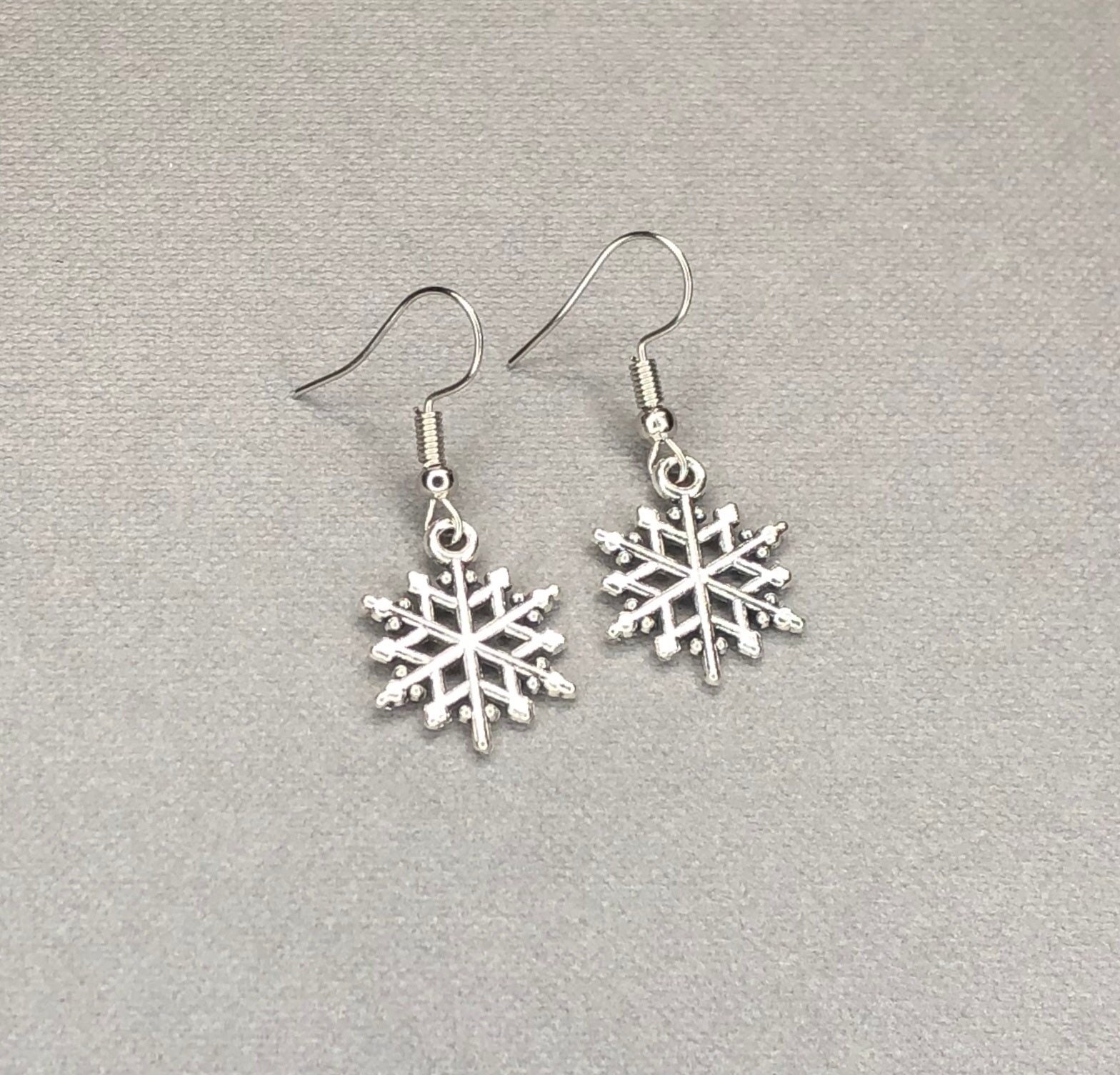 Silver Snowflake Dangle Earrings Festive Holiday Jewelry - Etsy UK