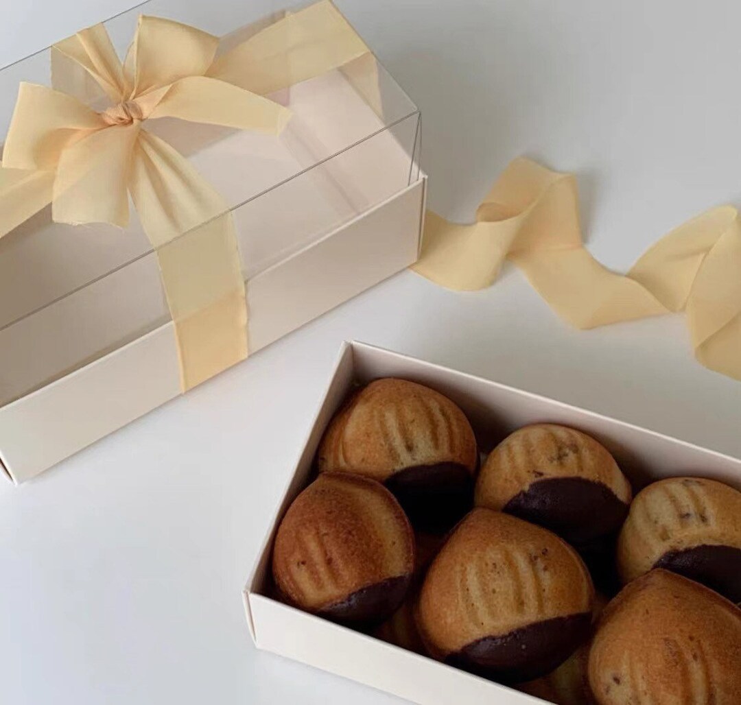Light Yellow Bakery Boxes With Clear Lid: Macaron & Treat Packaging ...
