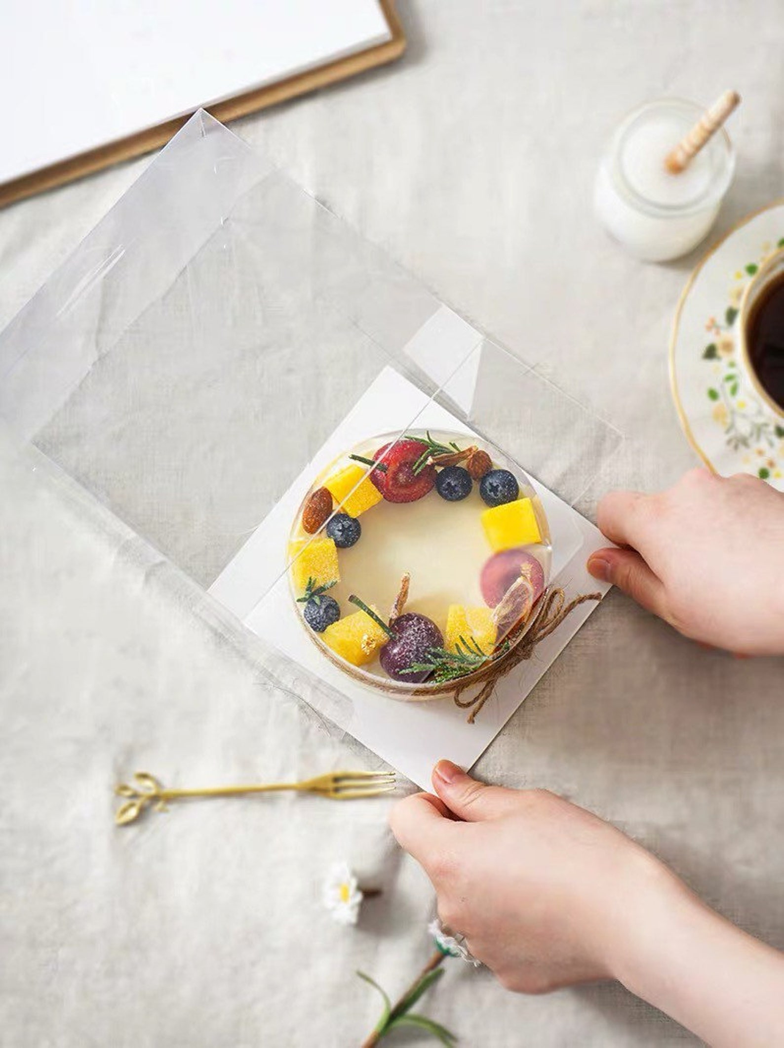 White Clear Cake Box With Handle – Cake Carriers – Transparent Birthday ...