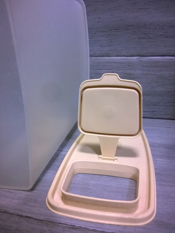 Tupperware 1588-7 and Lid Beige Cereal Pour and Store | Etsy