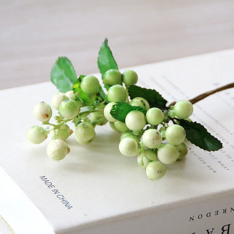 Artificial Blue Berry Stems Pack of 5 Fake Blueberries Green Leaves ...
