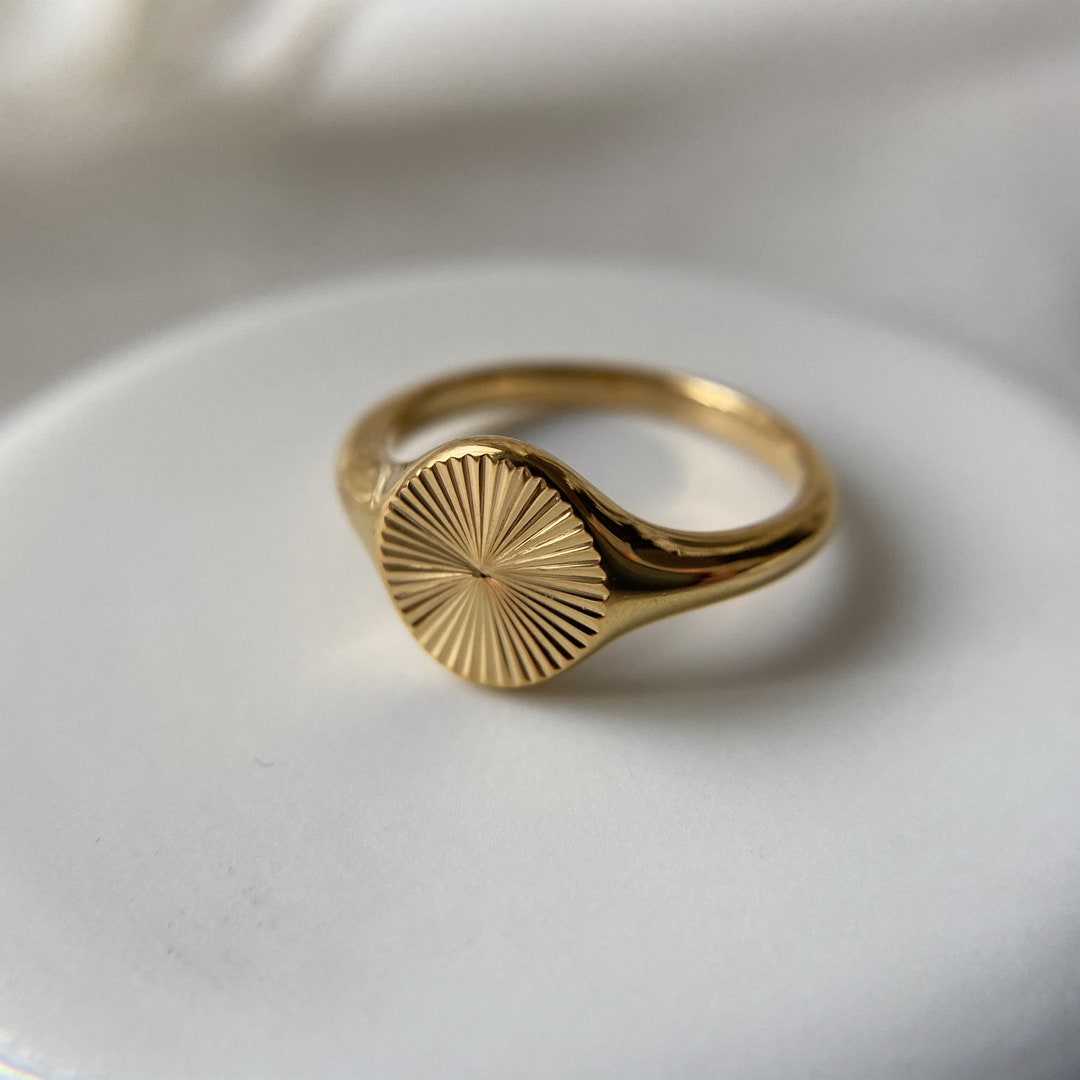 Sun Signet Ring Gold Signet Ring Oval Sunburst Signet Ring Vintage Gold ...