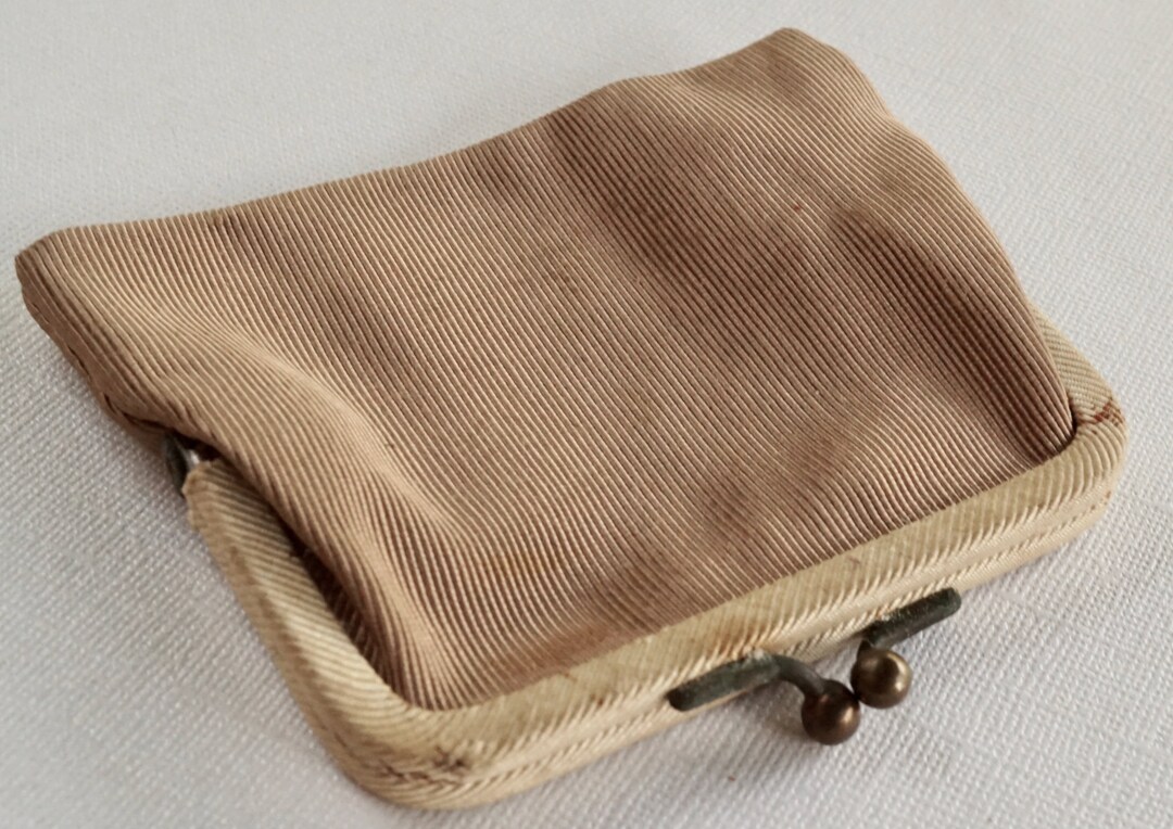 Vintage Faille Fabric Change Purse With Kiss Lock Clasp Fawn Coloured ...