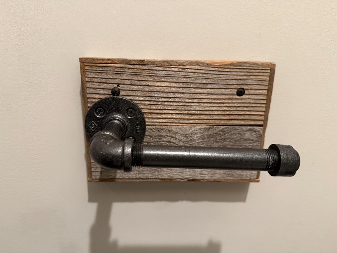 Rustic TP Holder | Barnwood TP Holder | Toilet Paper Holder - Etsy