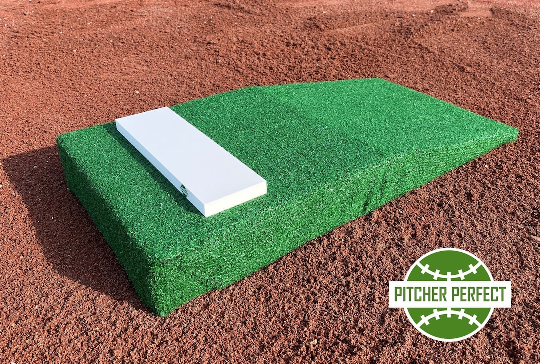 PITCHER PERFECT PM100 Portable Pitching Mound / Baseball Pitchers Mound ...