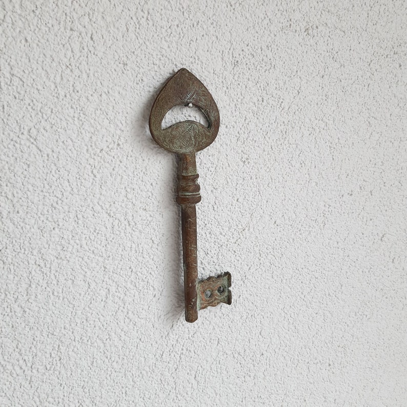 Vintage Ottoman Iron Key: Turkish Decorative Wall Decor (2.3x7.9 Inches ...
