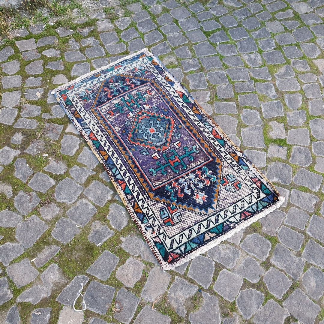 Vintage Inspired Antique Faded Small Rug , Rustic Charm for Any Space ...