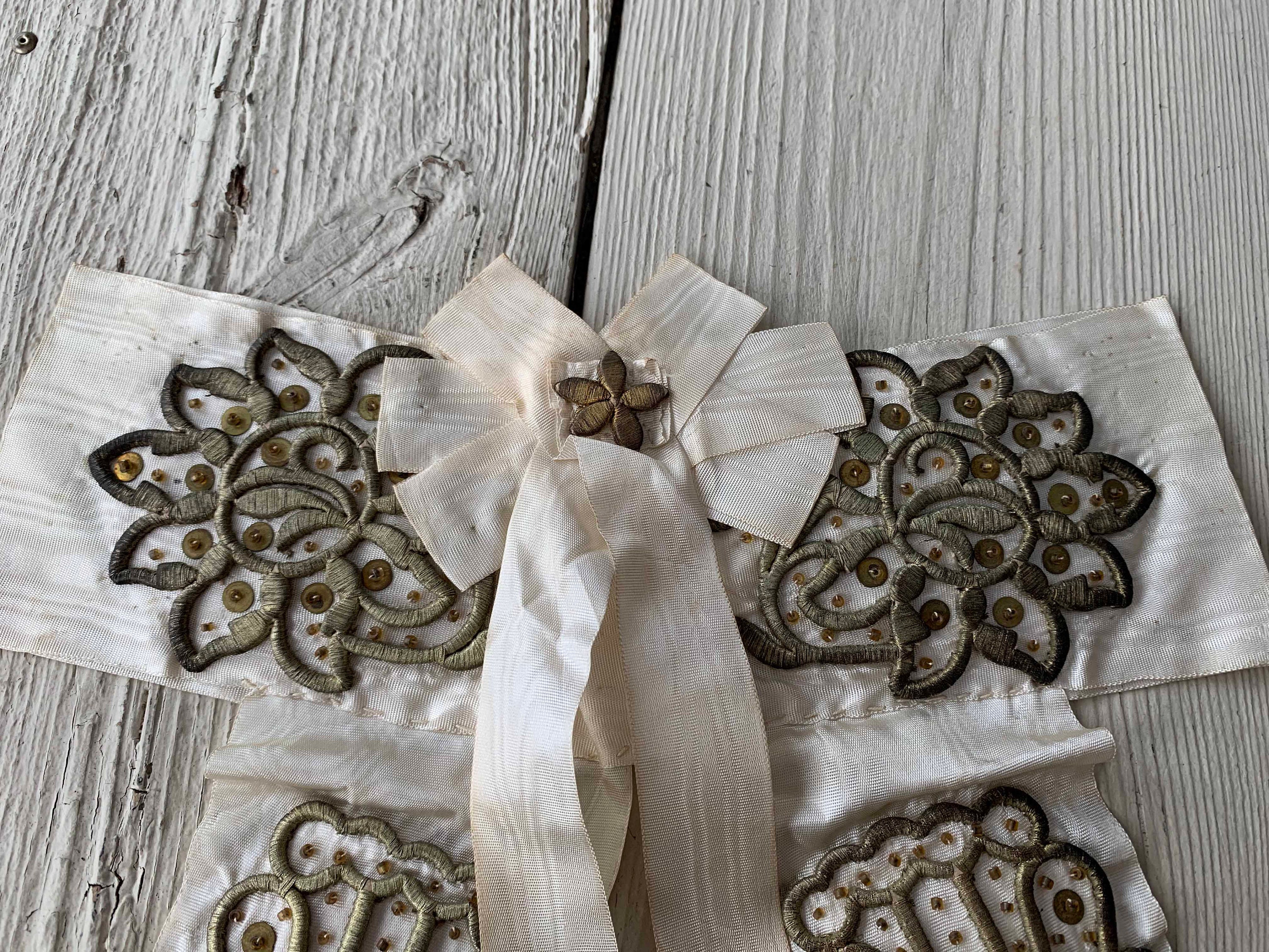 Antique Cloth Bow With Metallic Stumpwork Applique Embellishments ref ...