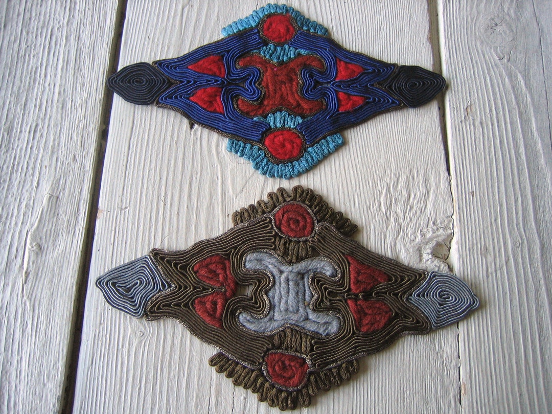 One Antique Applique With Metallic and Cord Accents (ref: A-6224/31 Box ...